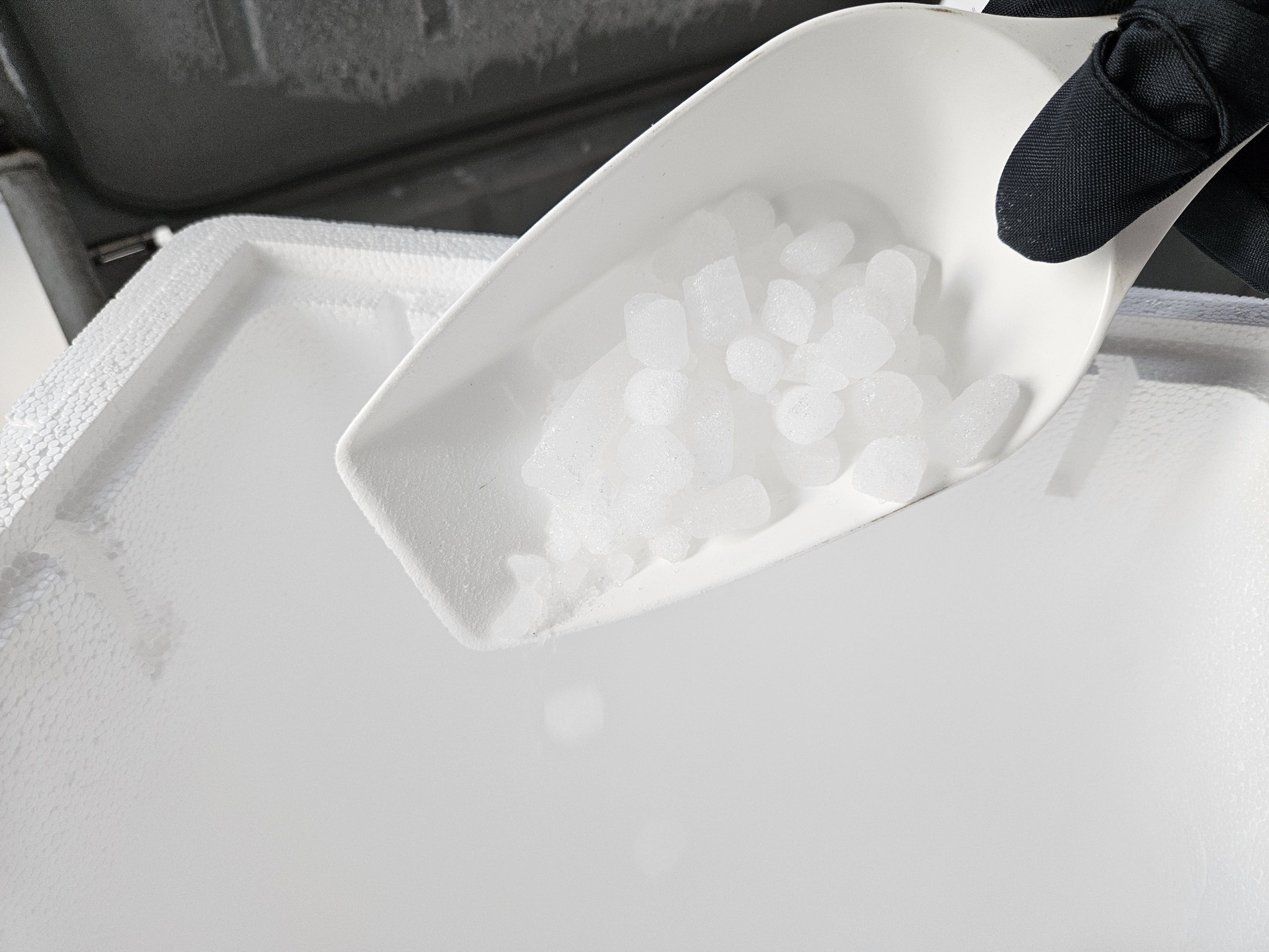 Dry Ice in Clinical Trials. Discover 3 Tips | Medicover MICS